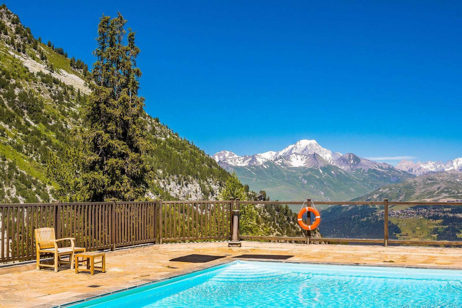 Hotel les Arcs, Reservation and Apartment Rental